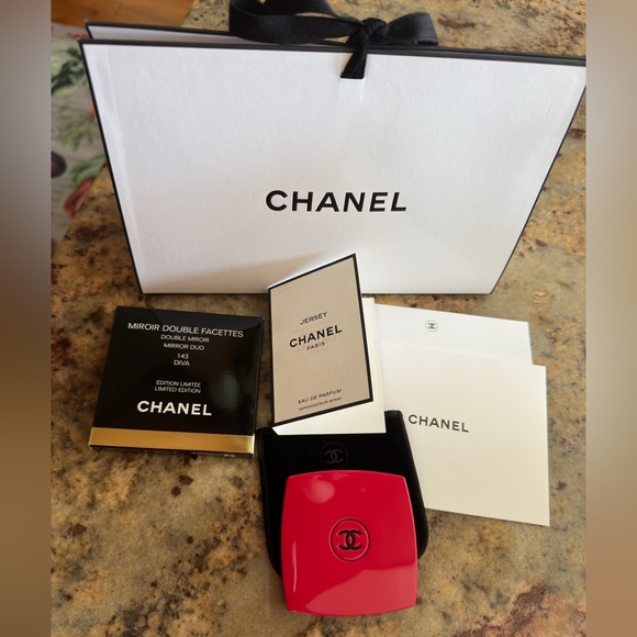CHANEL | Makeup | Chanel Limited Edition Mirror Duo Gift Set Diva 47 | Poshmark